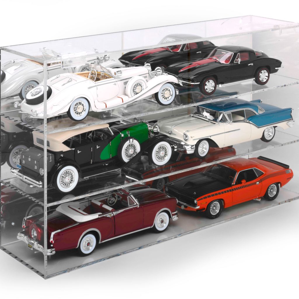 Auto World Six-Car Acrylic Display Case (For 1:18 Scale Vehicles) | Round2